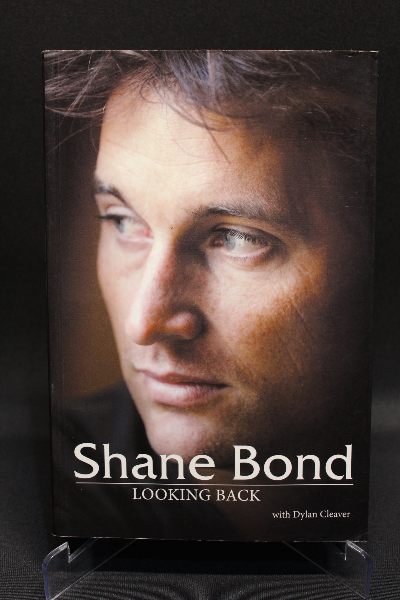Shane Bond - Looking Back [Second Hand] – Bookmart.co.nz