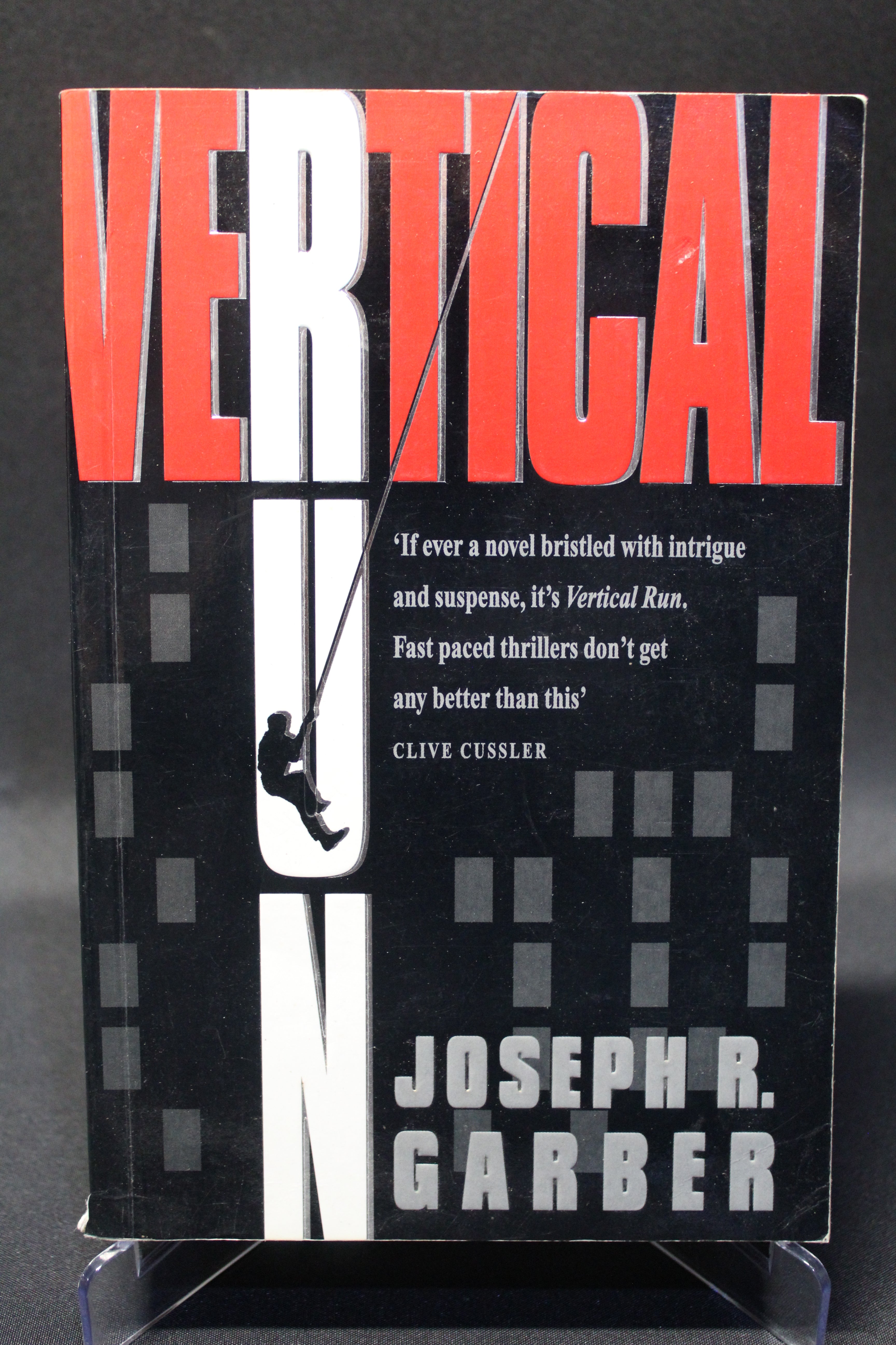 Vertical Run [Second Hand] – Bookmart.co.nz